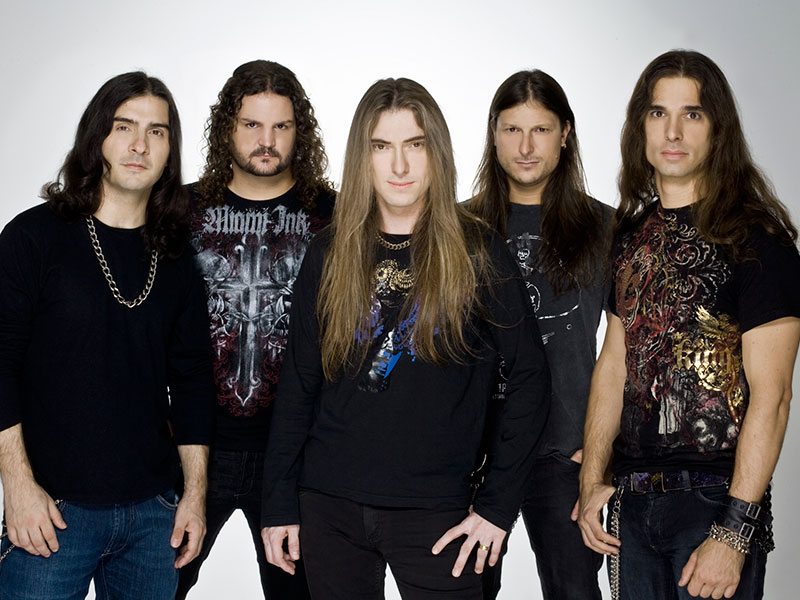 Angra, uma das maiores bandas de heavy metal do Brasil, se apresenta no ...